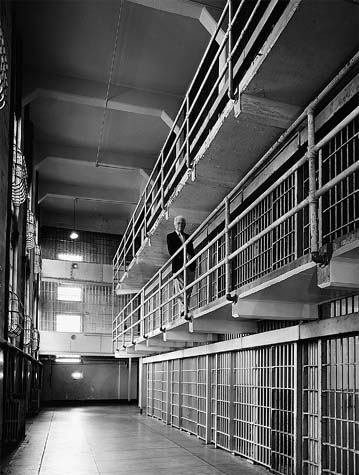 Sage Reference - The Social History of Crime and Punishment in America ...